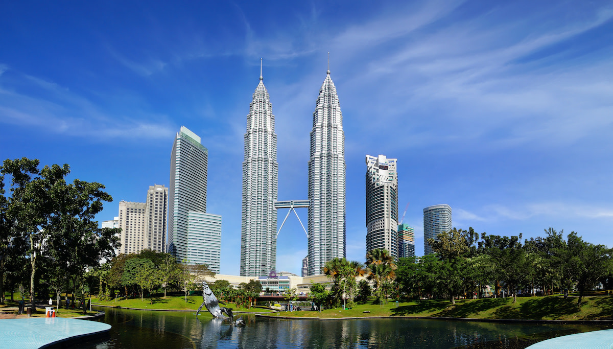 Petronas Towers Architecture: Guide to César Pelli’s Petronas Towers ...
