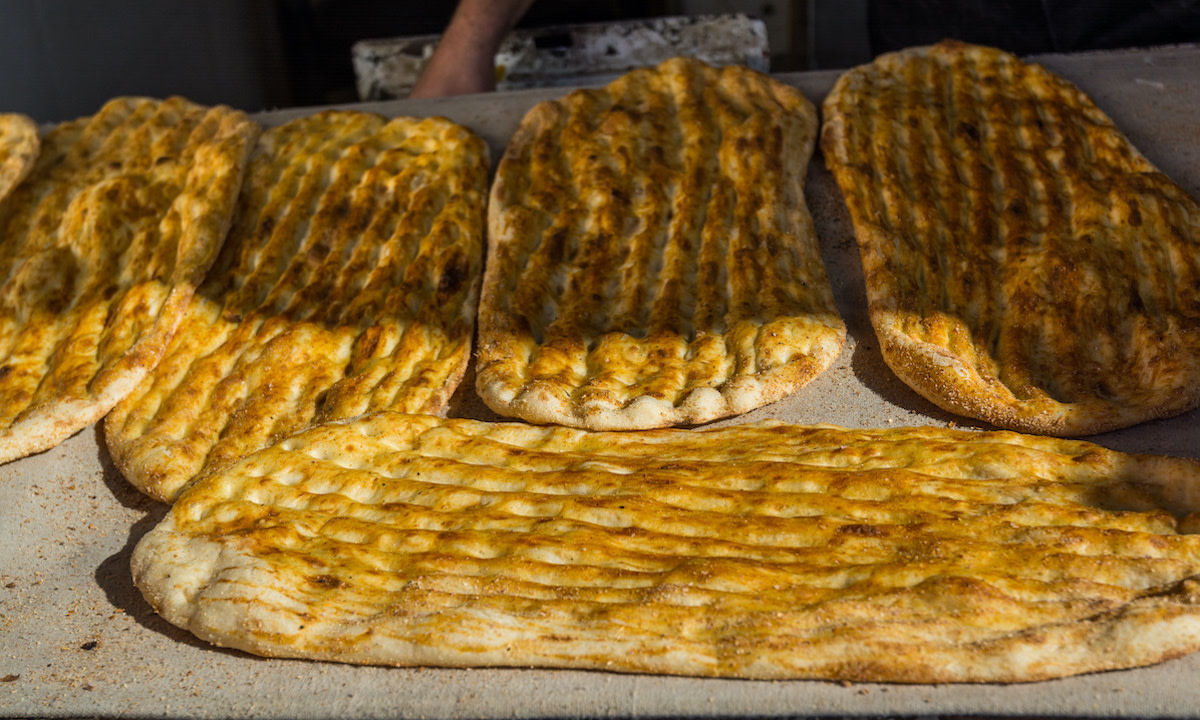 Barbari Bread Recipe: 3 Tips for Making Persian Flatbread - 2022 - MasterClass