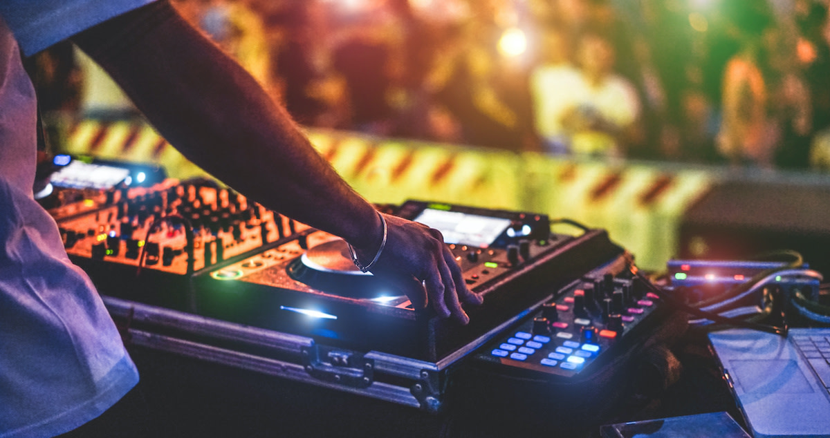 House Music Guide: A Brief History of House Music - 2022 - MasterClass