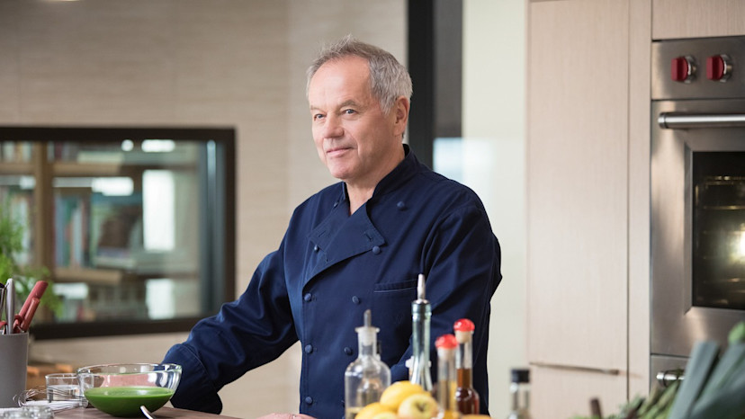 Wolfgang Puck: About the Award-Winning Chef - 2025 - MasterClass