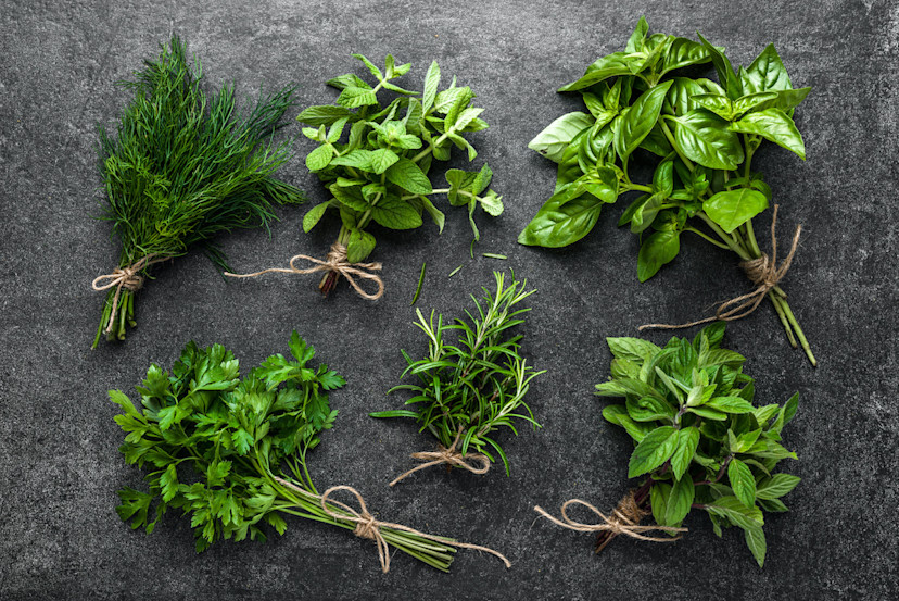 Italian Spices List: 8 Herbs and Spices in Italian Cooking - 2025 ...