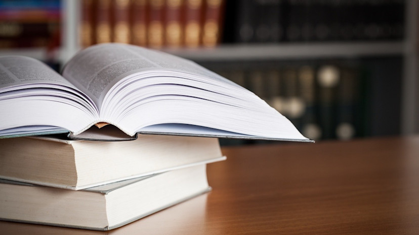 Metafiction Guide: Understanding Metafiction in Literature - 2025 ...