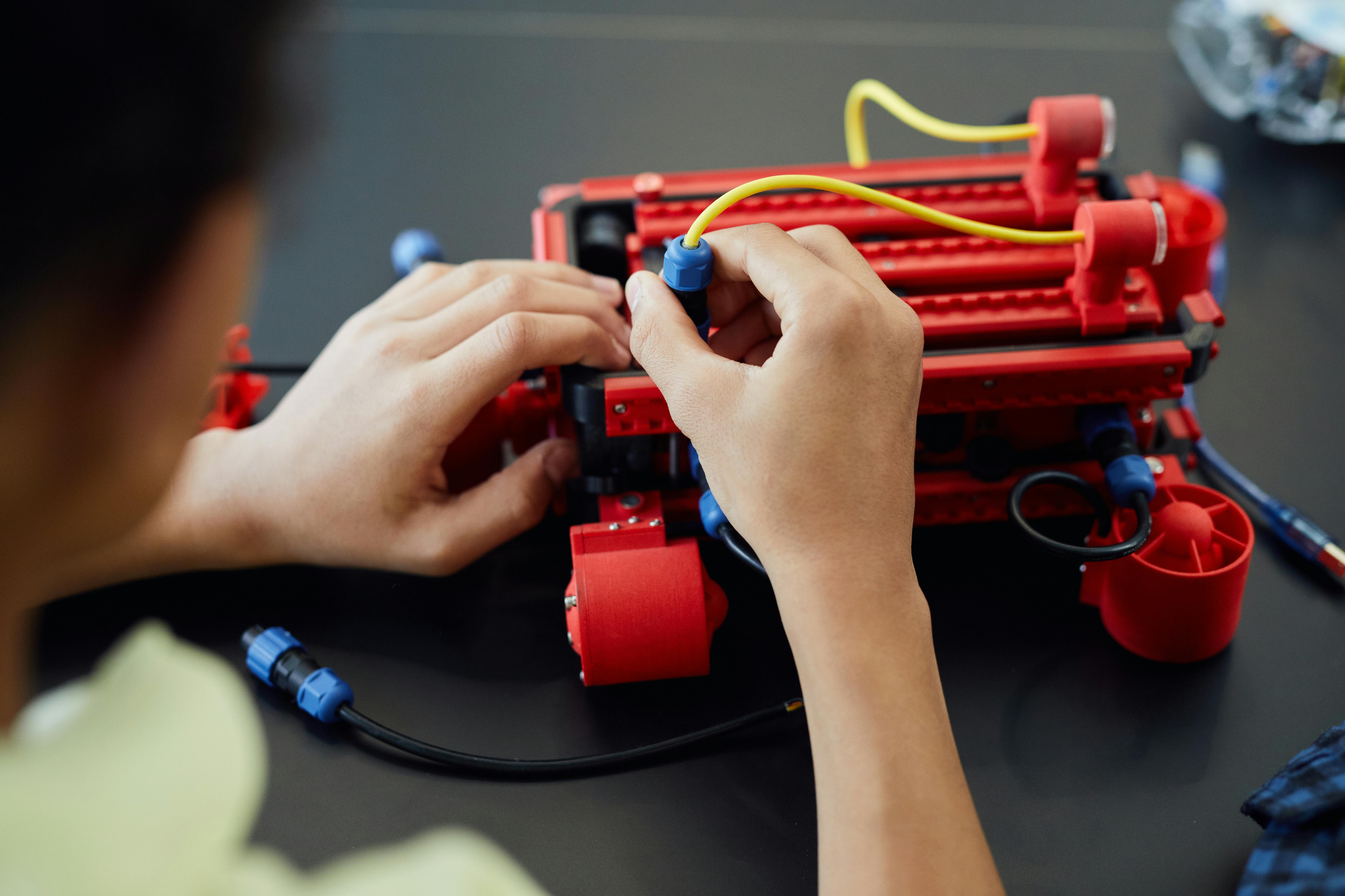 Top 8 Robotics Summer Camps & Programs for High Schoolers | Polygence