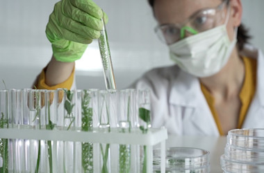 How to Use Common Biology Lab Equipment | Polygence