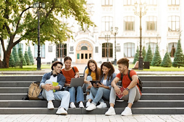 What is College Like? A Guide for Students | Polygence