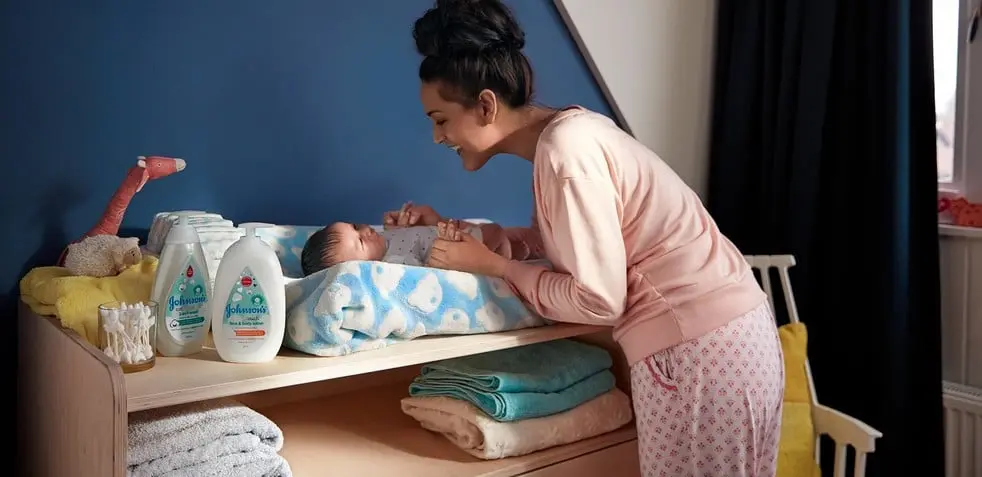 Baby Tips: Step-by-Step Guides for Newborns | JOHNSON’S®