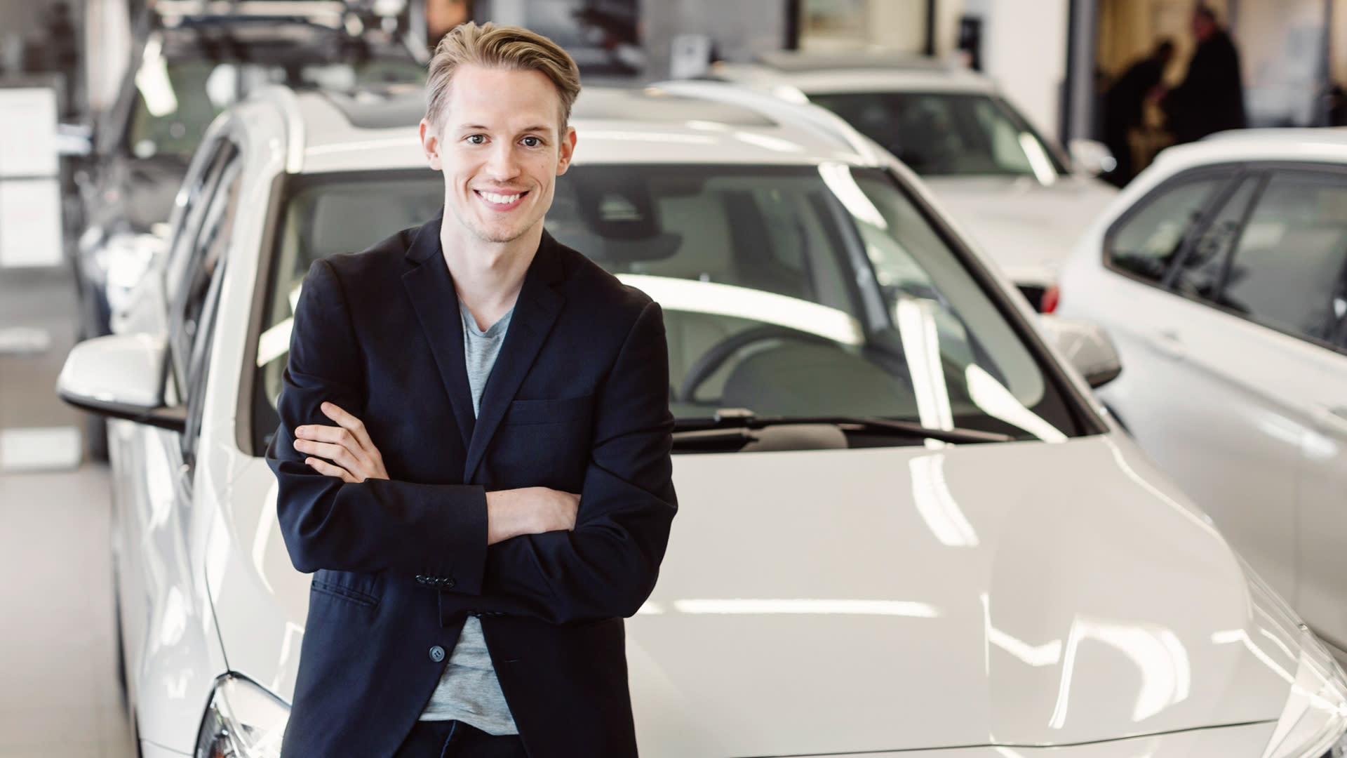 Är det värt att köpa bil privat eller av bilhandlare? En ...