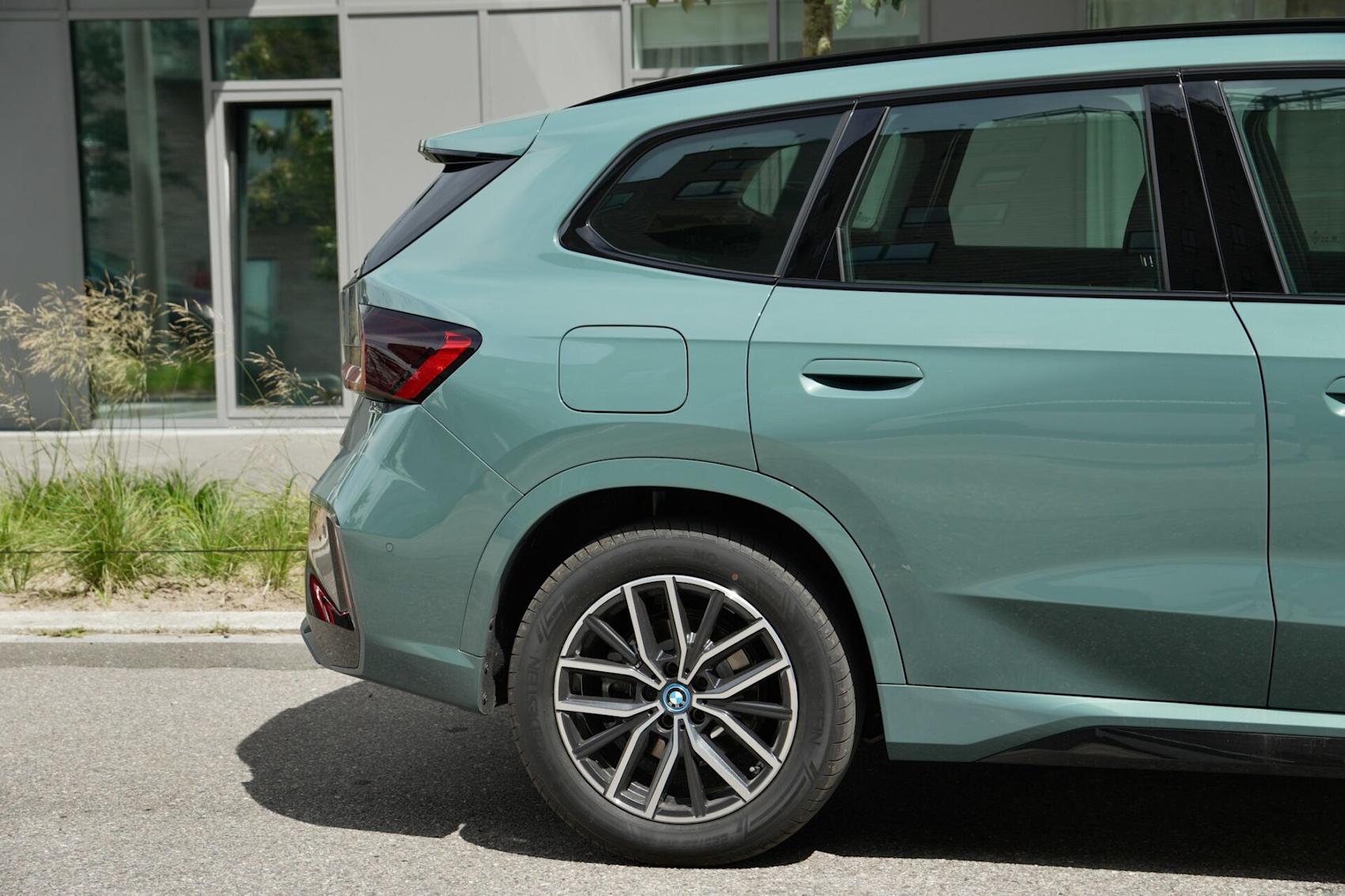 Test: BMW iX1 är en bil som man har på privatleasing