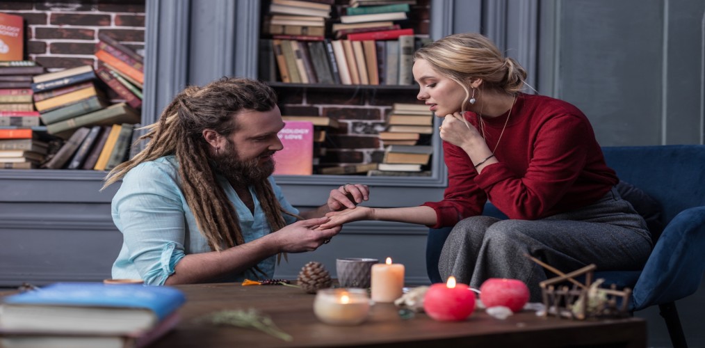 6 Things to Do Before Visiting a Psychic Medium