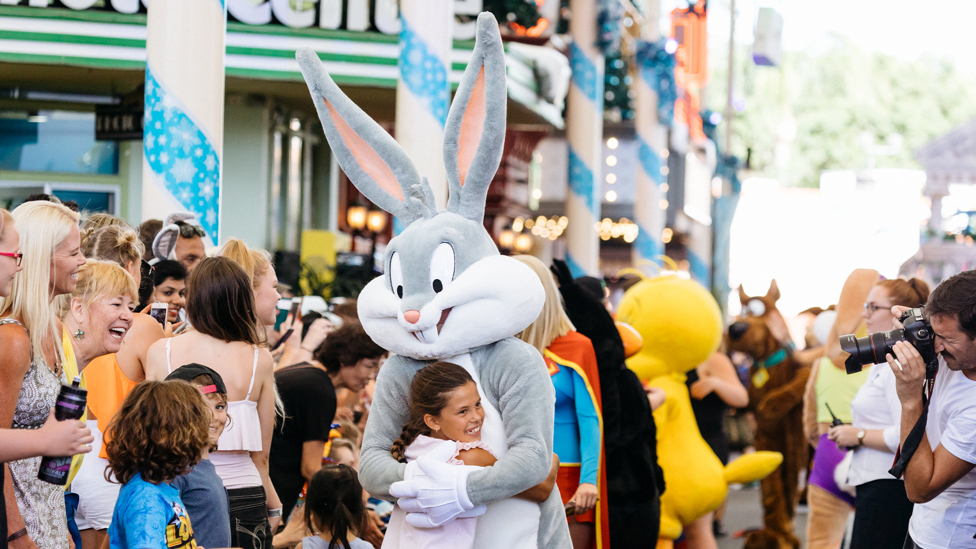 Warner Bros. Movie World Entertainment Schedule & Show Times