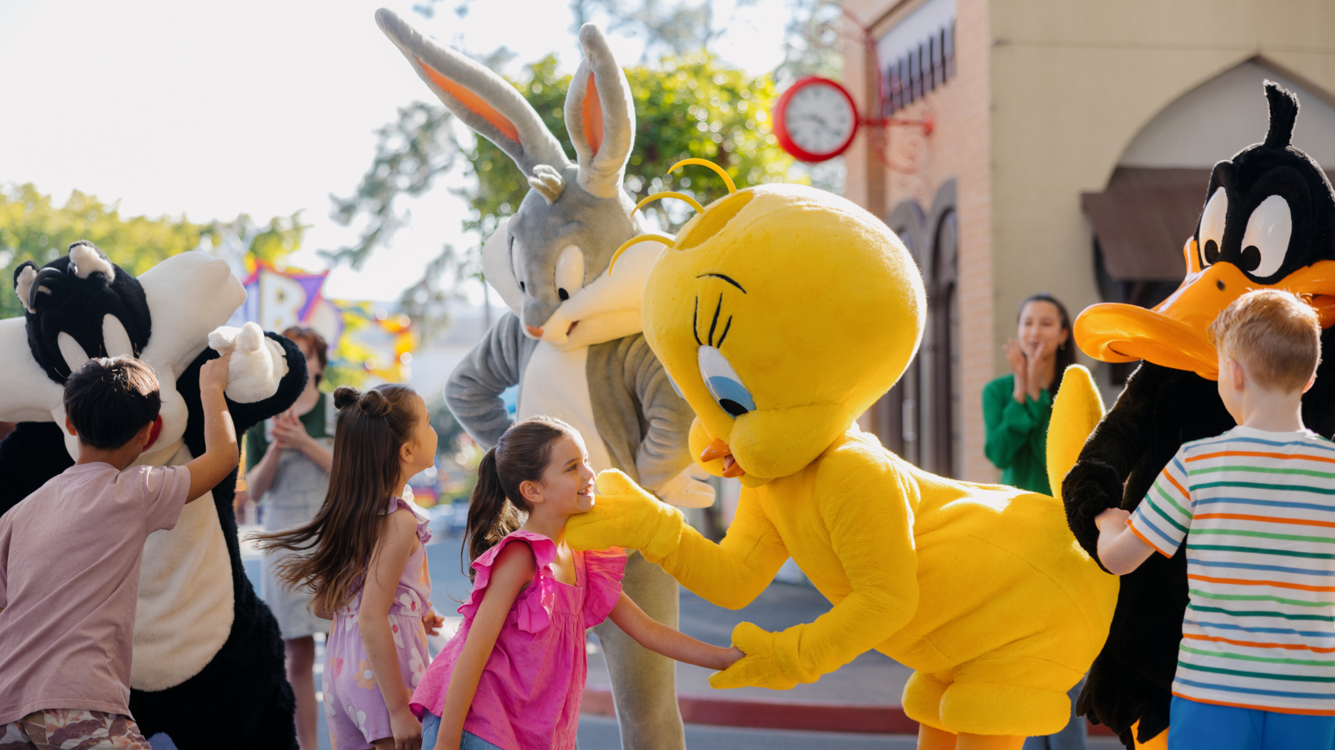 Warner Bros. Movie World Entertainment Schedule & Show Times