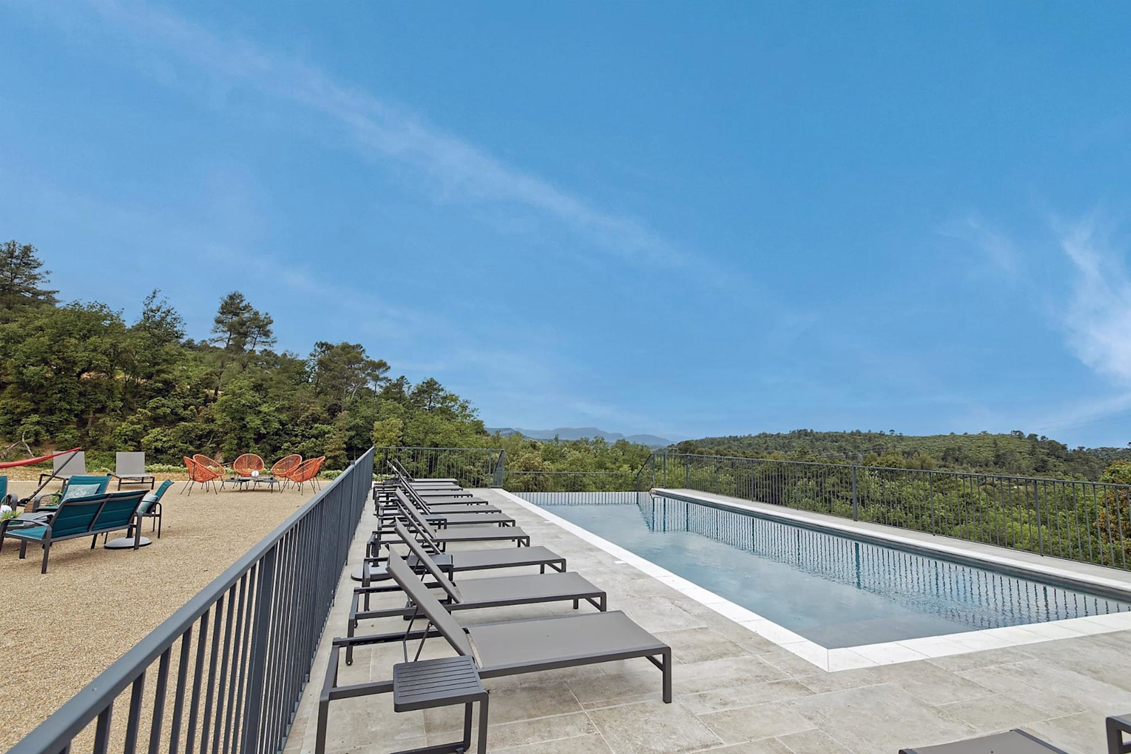 Organize your yoga retreat in France