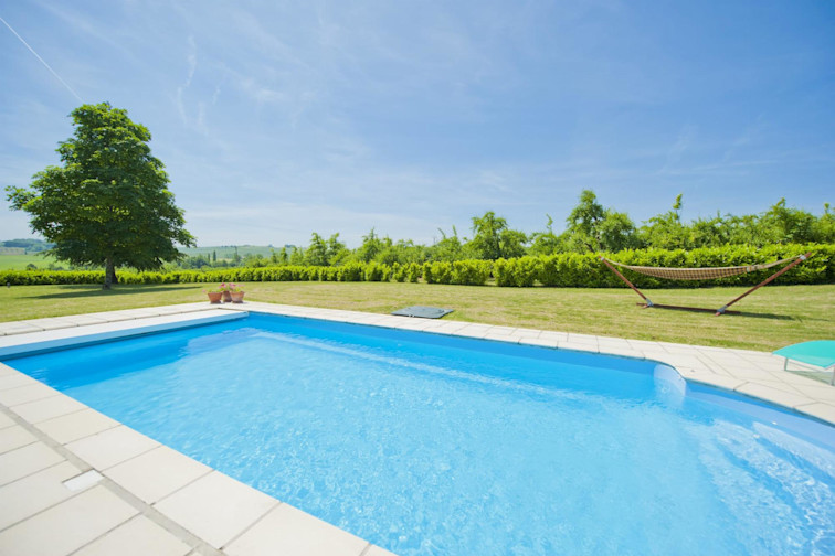 Beautiful houses with private pools in France