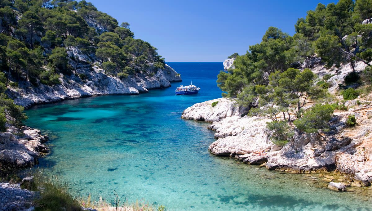 Cassis france provence calanques port