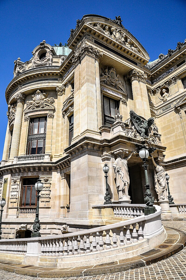 Discovering the most beautiful theaters in France