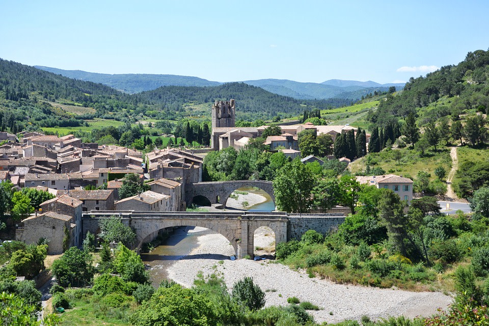 Abbaye de Lagrasse, en Occitanie
