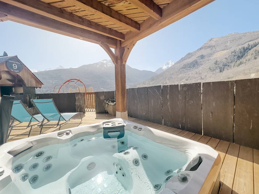 Stay in the mountains, recharge your batteries in a cottage?