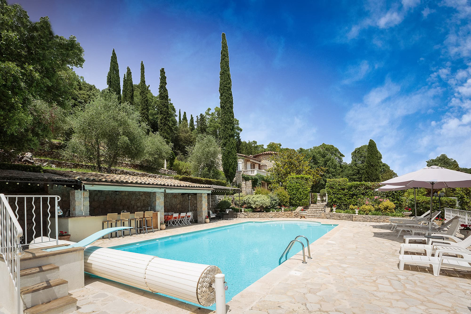Rent a holiday home in Provence with a tennis court