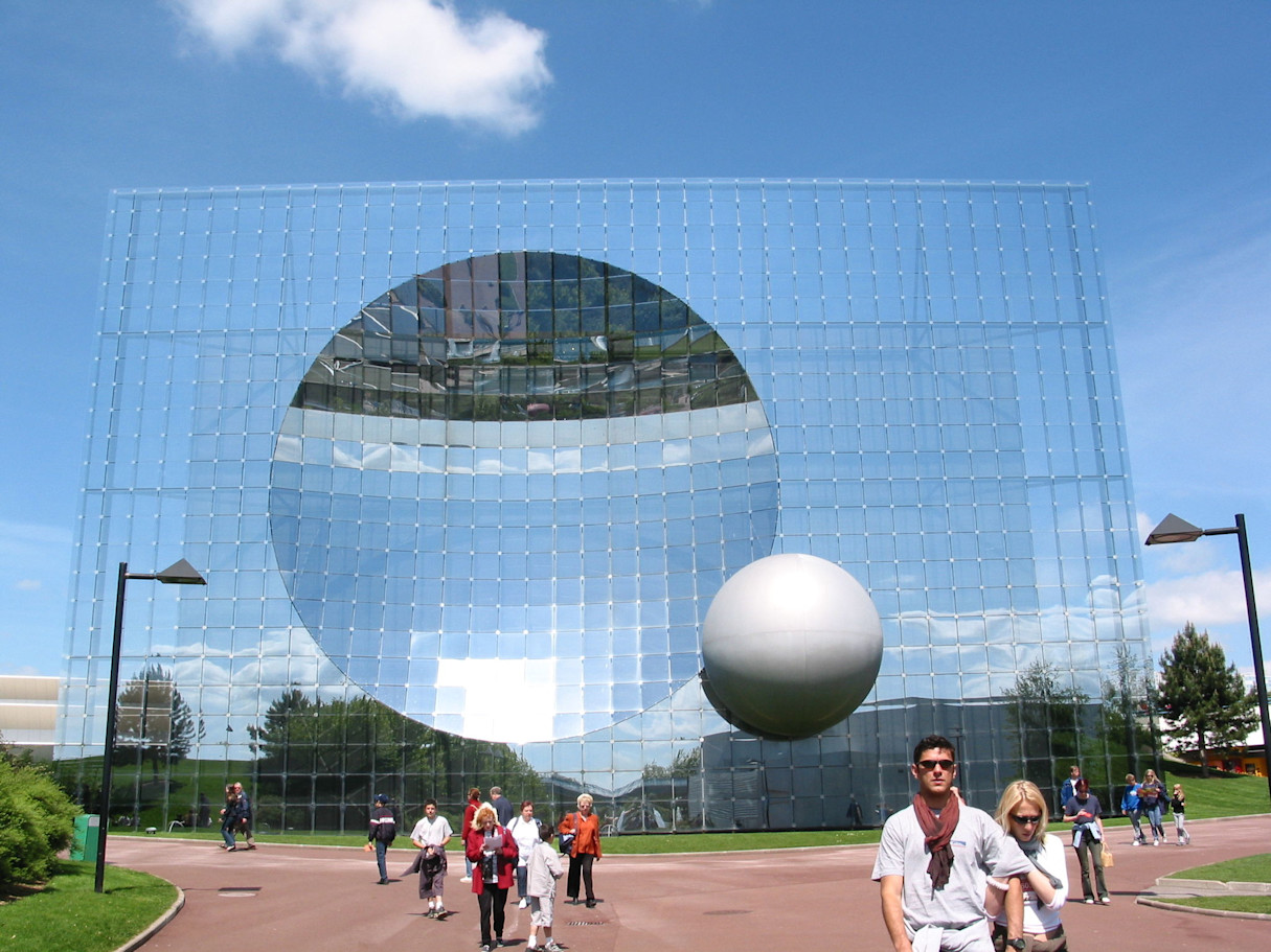 Visit Futuroscope