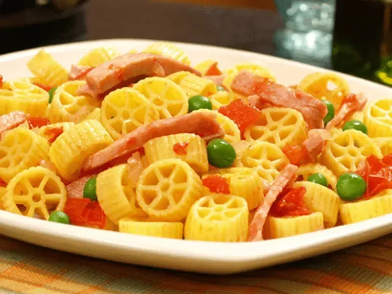 Mini Wheel Pasta with Peas, Ham & Tomatoes Recipe | Barilla