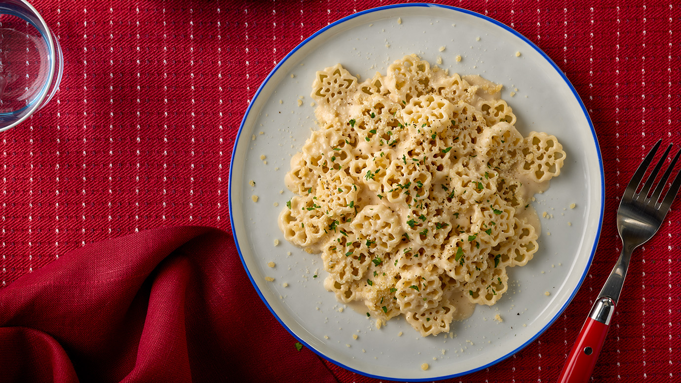 Snowfall Kid-Friendly Mac & Cheese Recipe | Snowflake Pasta | Barilla