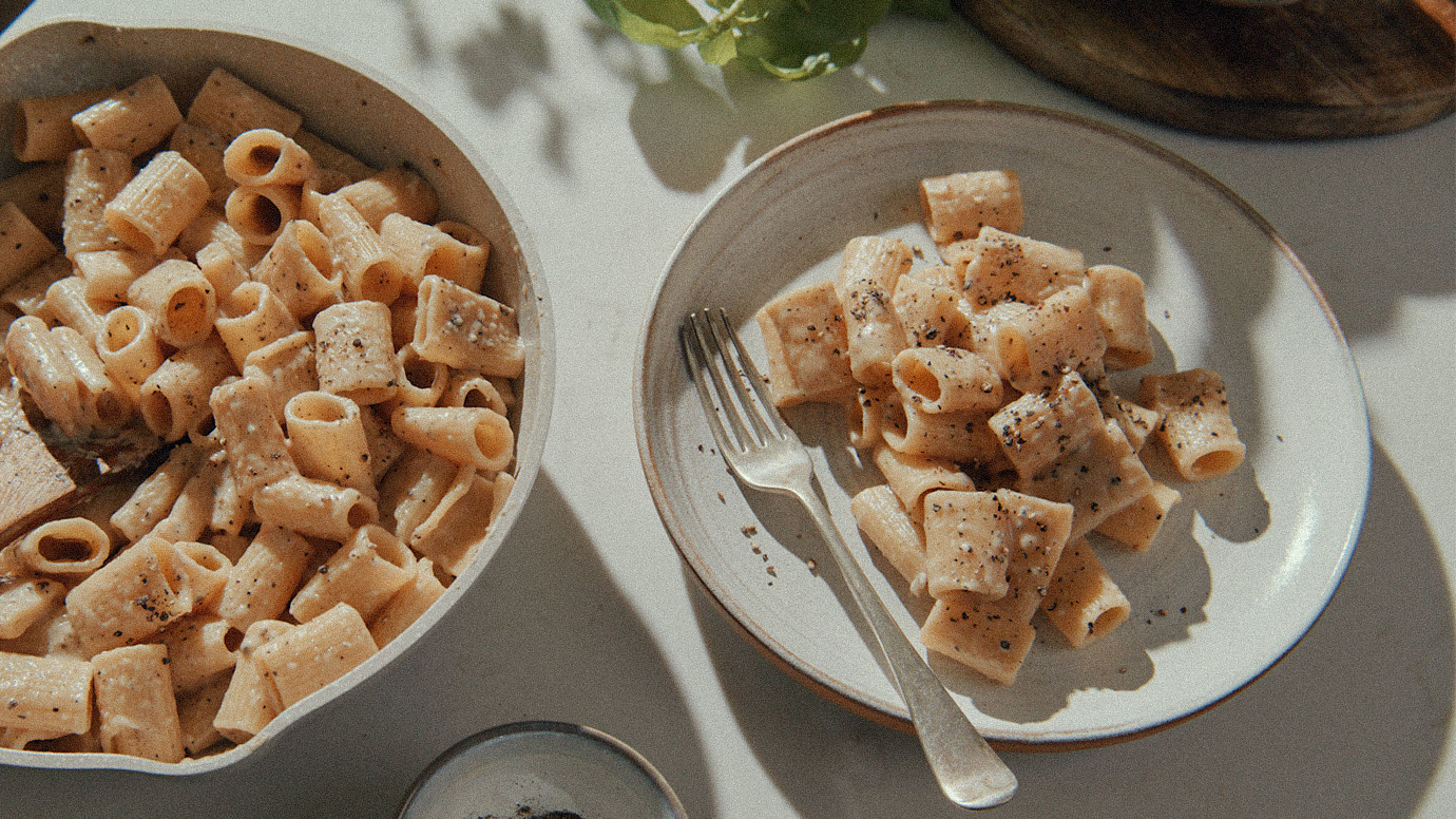 Al Bronzo® Mezzi Rigatoni Easy Cacio e Pepe Recipe | Barilla