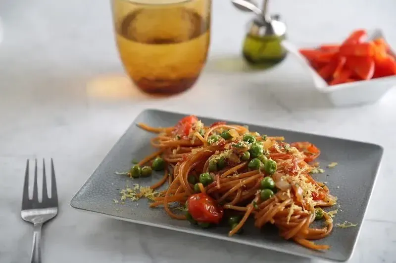 Red Lentil Spaghetti with Peas & Ham Recipe | Barilla