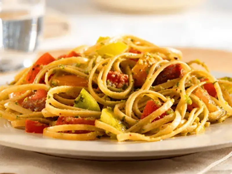 Whole Grain Linguine with Ripe Heirloom Tomatoes and Pistachios | Barilla