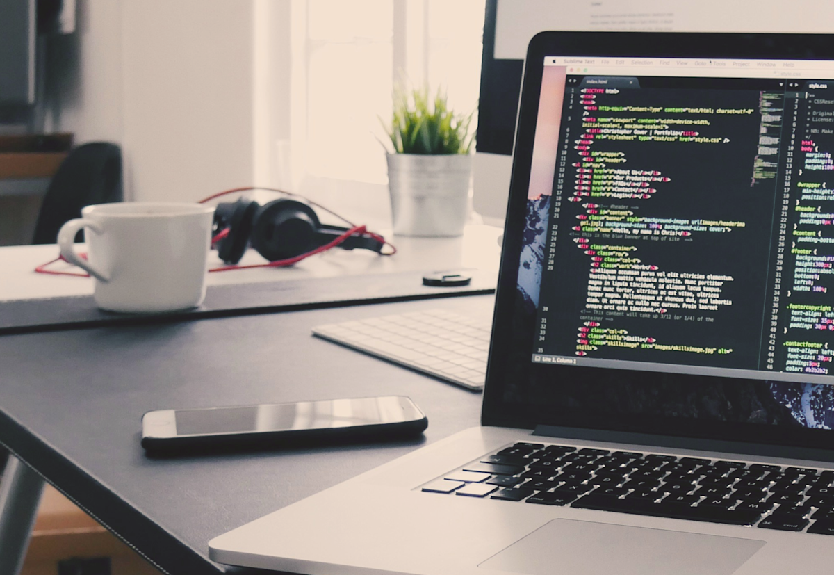 How to setup your local database management with Docker | Contic