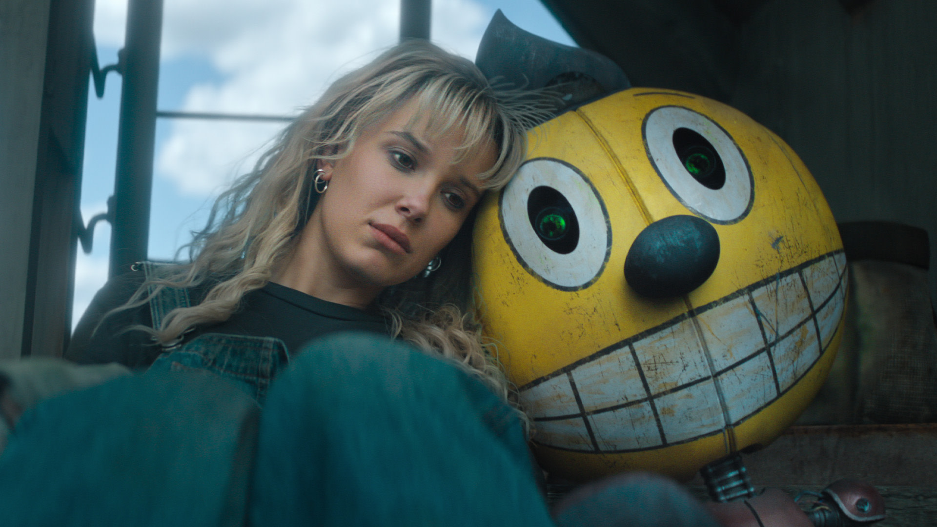 ‘The Electric State’ Brings Cosmo and The Billbots to Life for a One-of ...