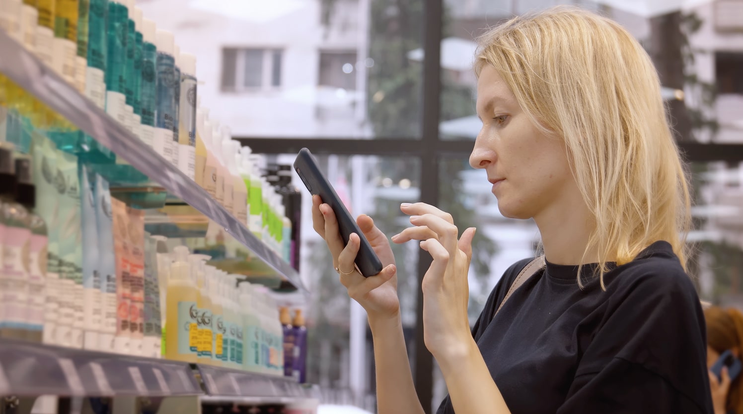 How to Use Packaging to Reduce Reliance on Retailers | io.tt