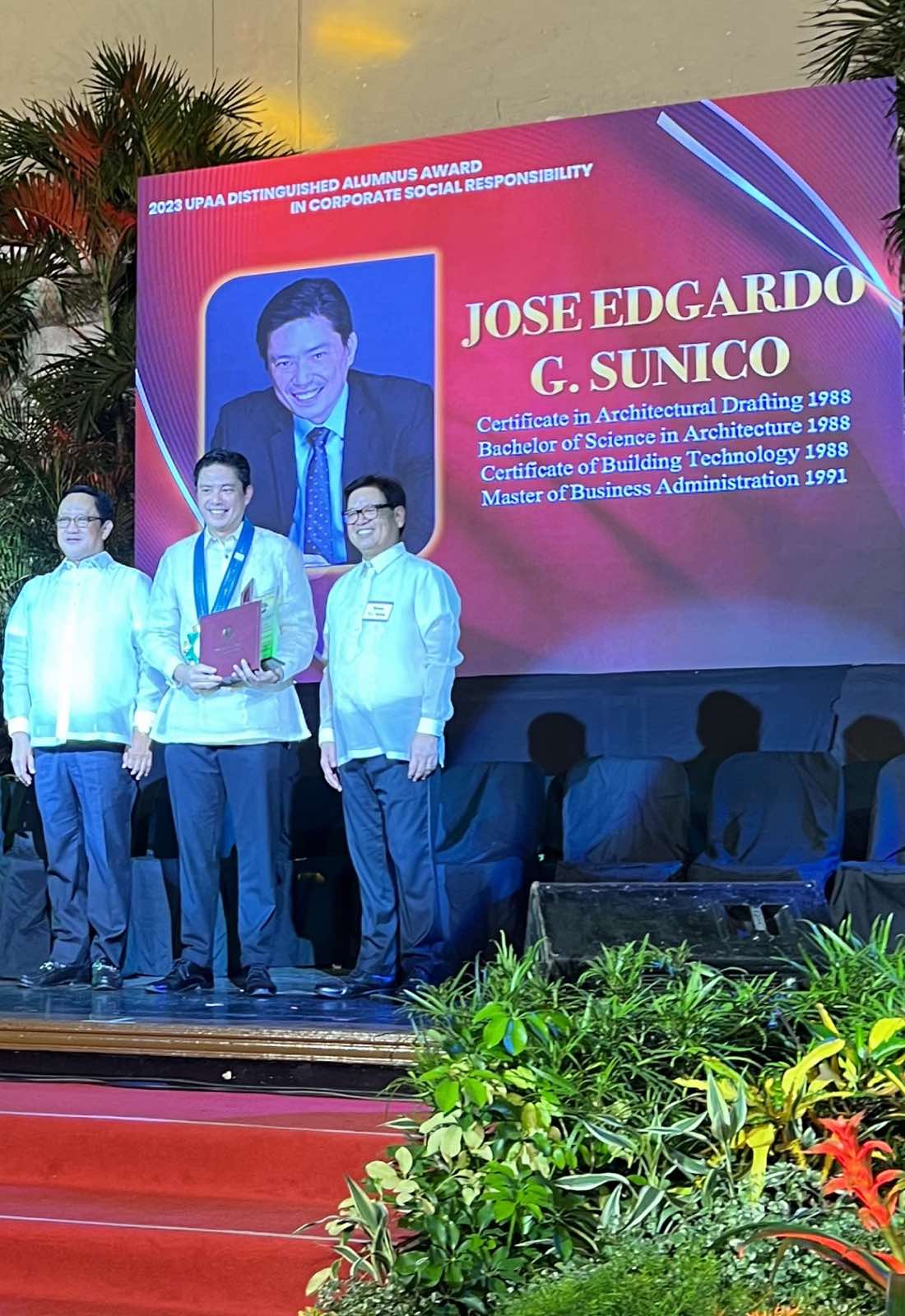 Ed Sunico '86 Receives UPAA Distinguished Alumnus Award | The Upsilon Sun