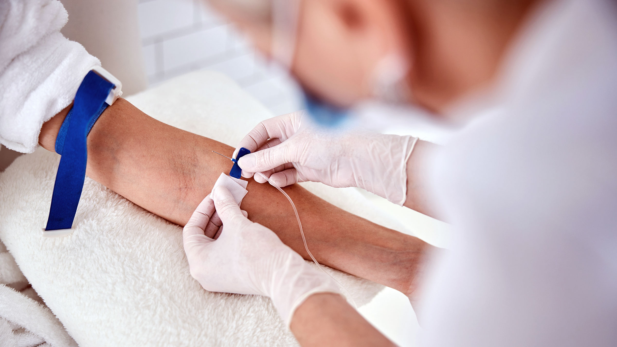 Ultomiris vs. Vyvgart: What to Know About These Two Myasthenia Gravis ...