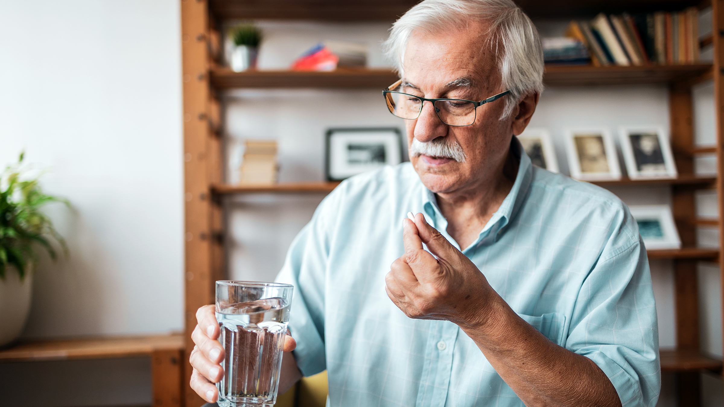 How Much Water Should You Drink With Diuretics? Plus 4 More FAQs ...