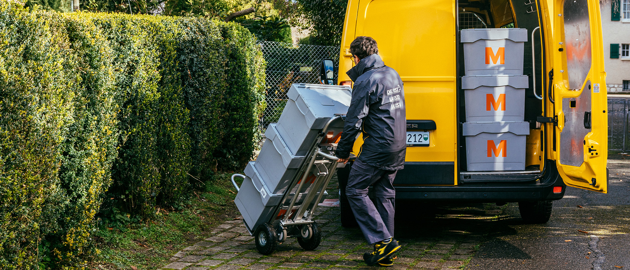 Live tracking of your delivery with Swiss Post • Migros