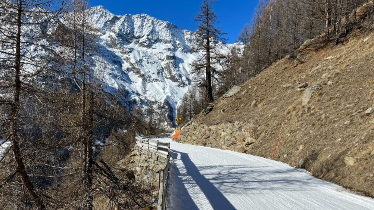 Skiing This Half term Lack Of Snow In Swiss Alps Weather News skiing-this-half-term-lack-of-snow-in-swiss-alps-weather-news