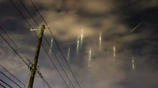 Fenomen optic: lumini misterioase pe cerul Japoniei. Ce sunt stâlpii de ...
