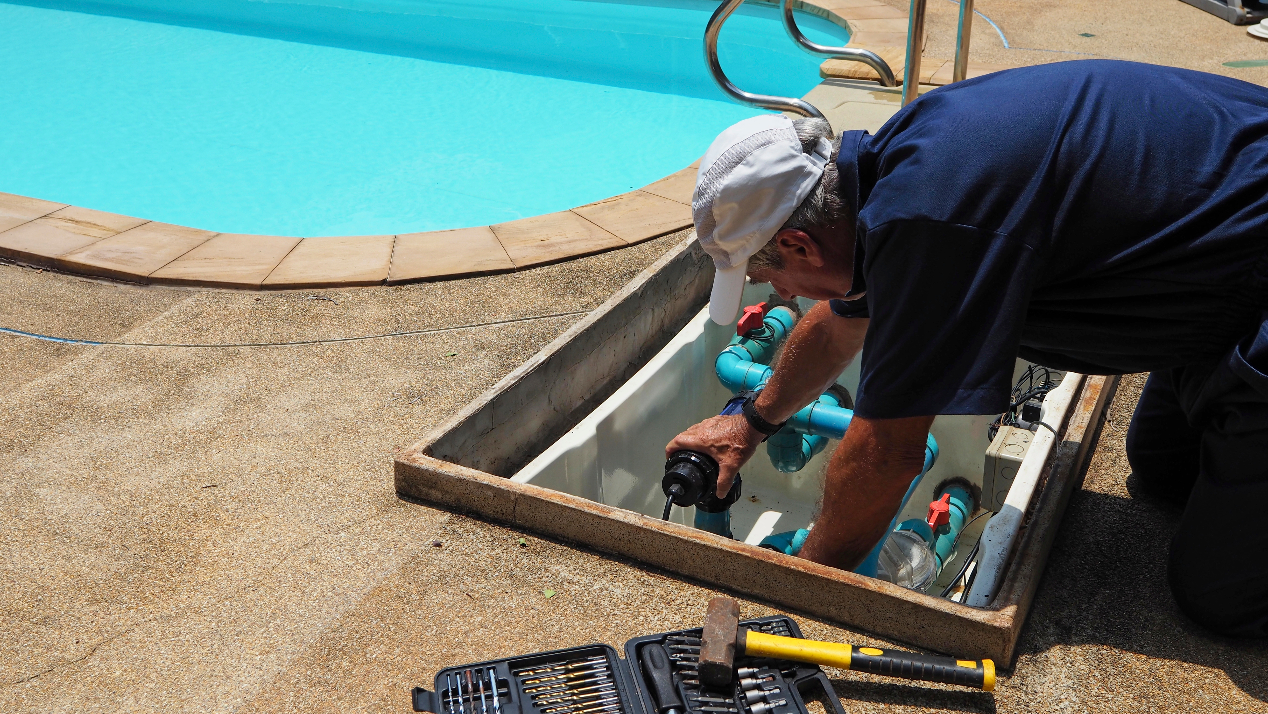 Pool Equipment Products | Pumps & Filters | Swimmingpool.com