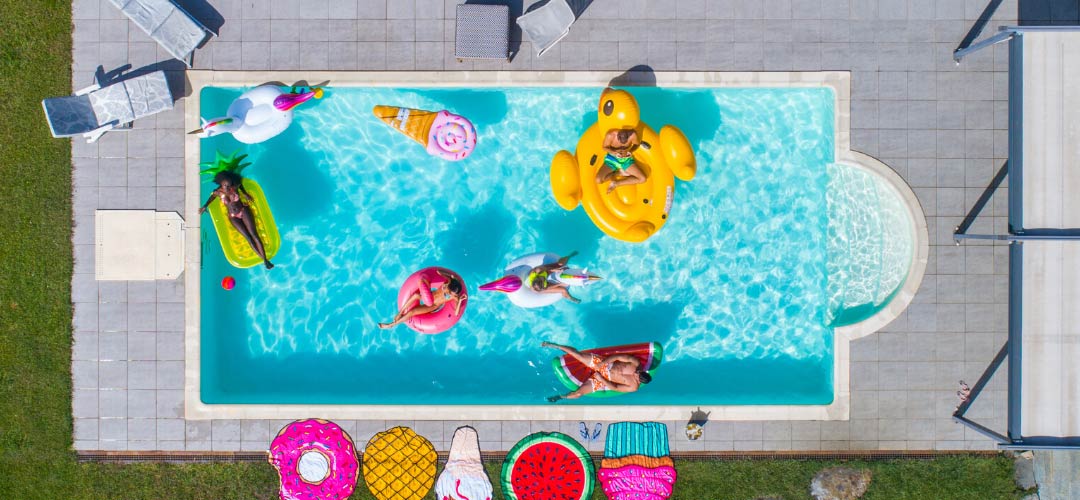 9 Best Pool Party Ideas & Themes | Swimmingpool.com
