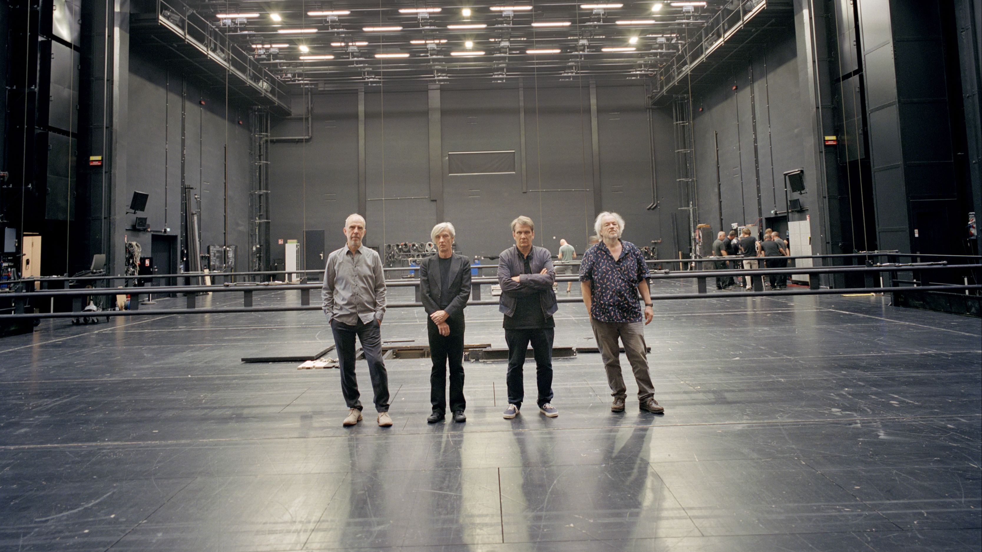 Premiere: Element of Crime in Wenn es dunkel und kalt wird in Berlin ...