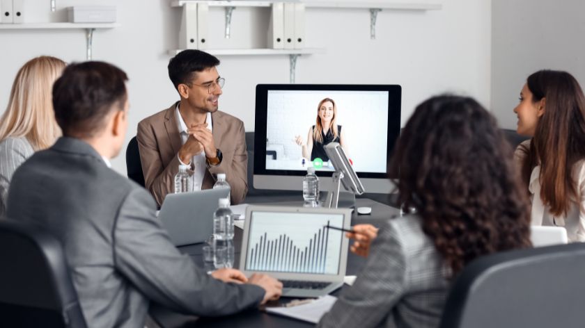 How group coaching improves team dynamics | Hello Coach