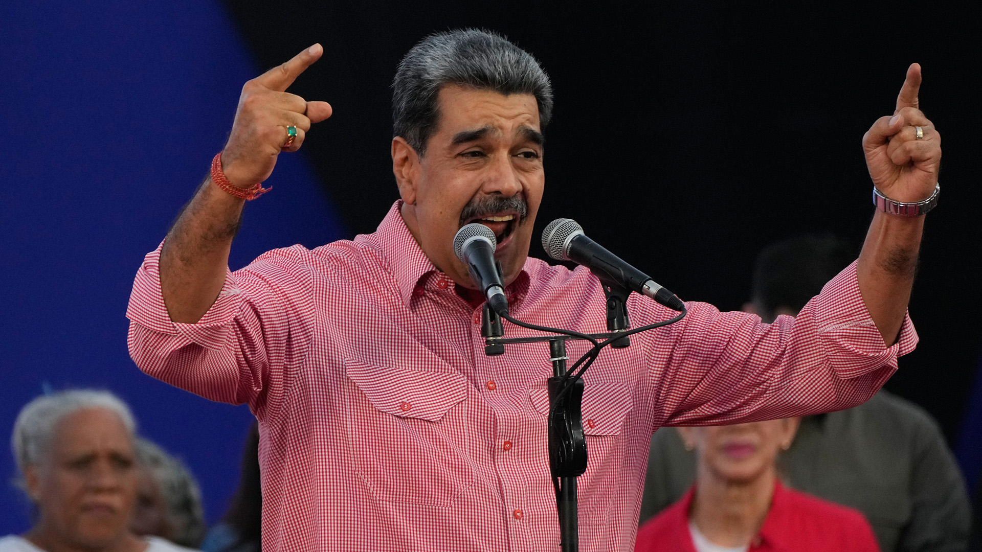 USA ökar pressen mot Venezuela – Maduro sjunger ”Imagine”