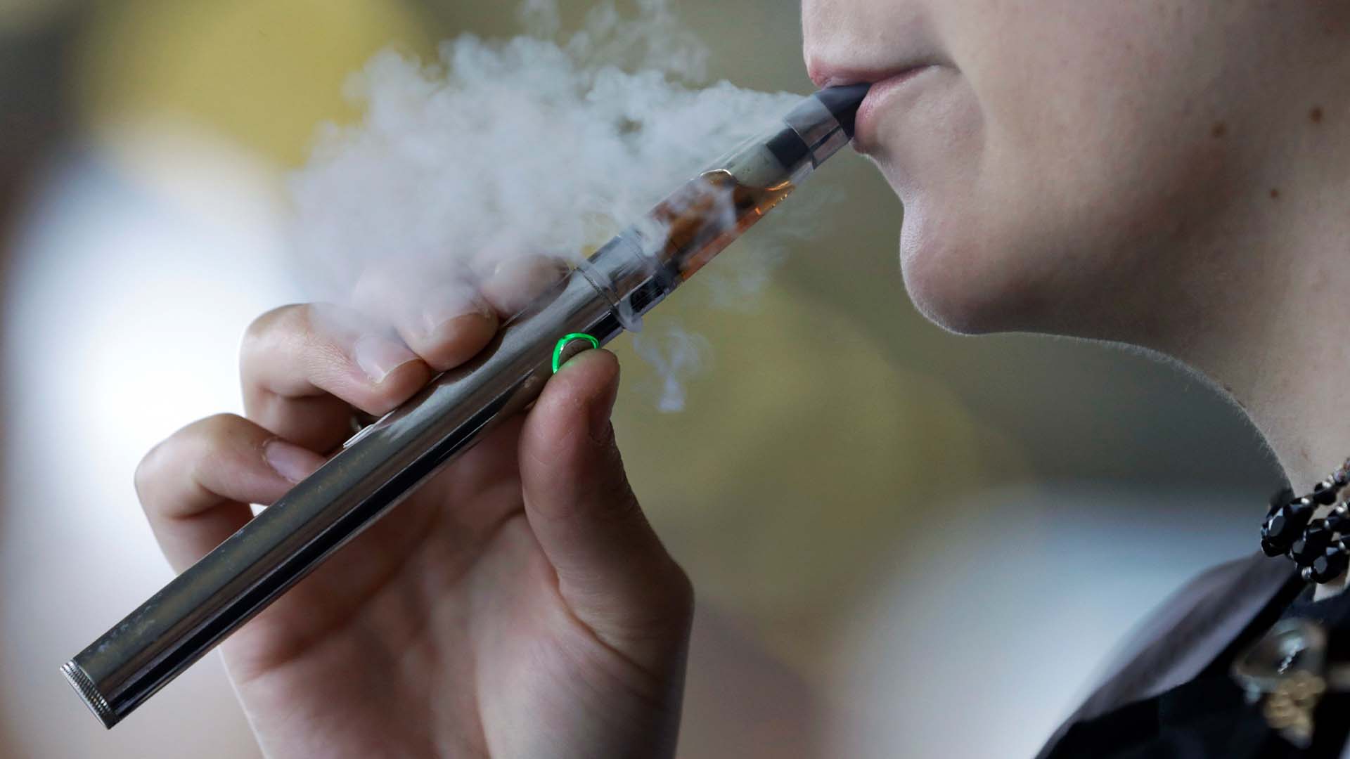 Läkarens ilska mot vejp-trenden: ”Väldigt utstuderat”