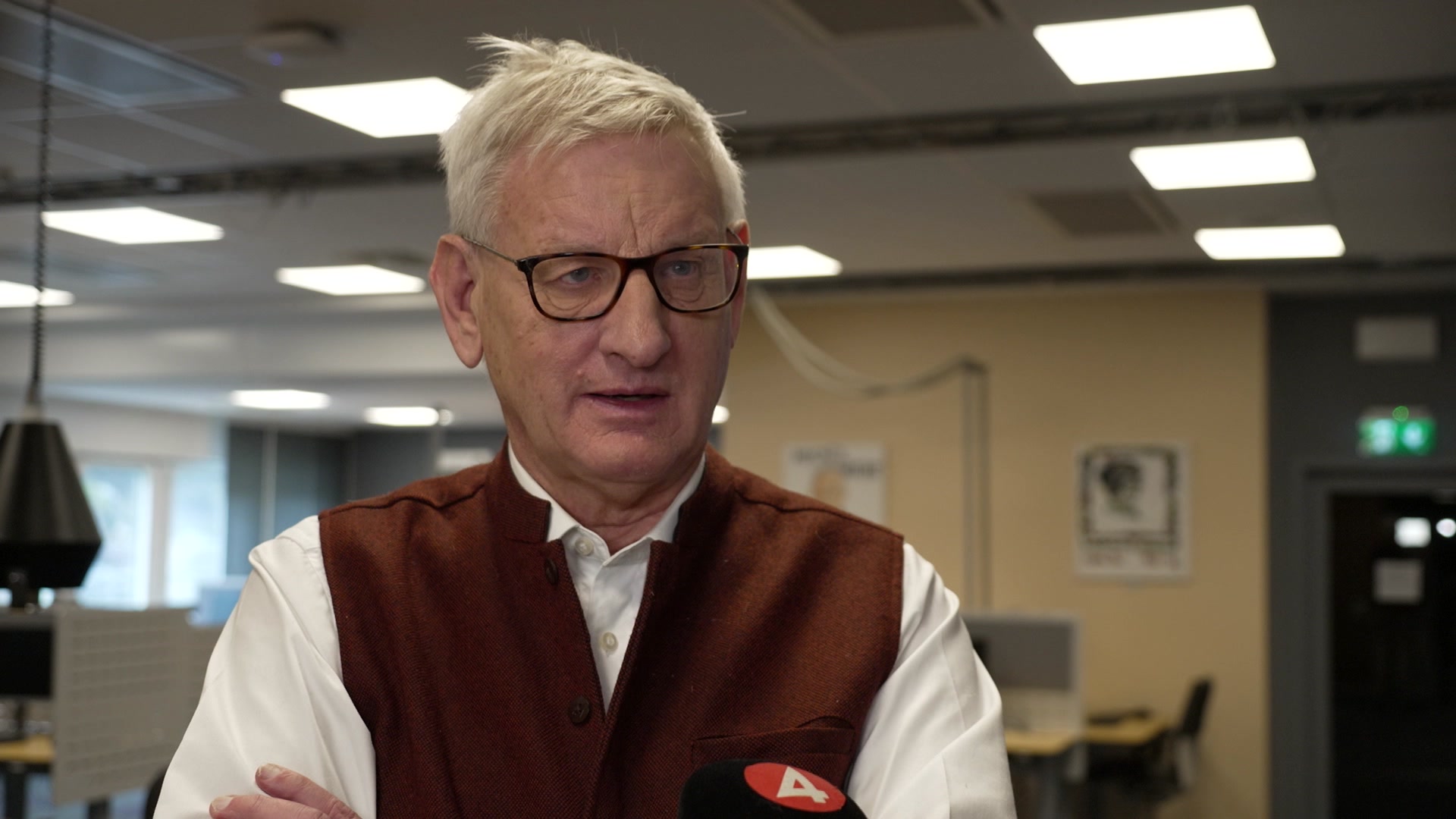 Carl Bildt: Attacken saknar folkrättsligt stöd