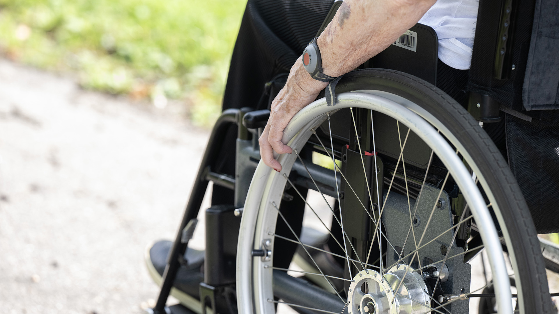 Man fick tänderna borstade med proteslim