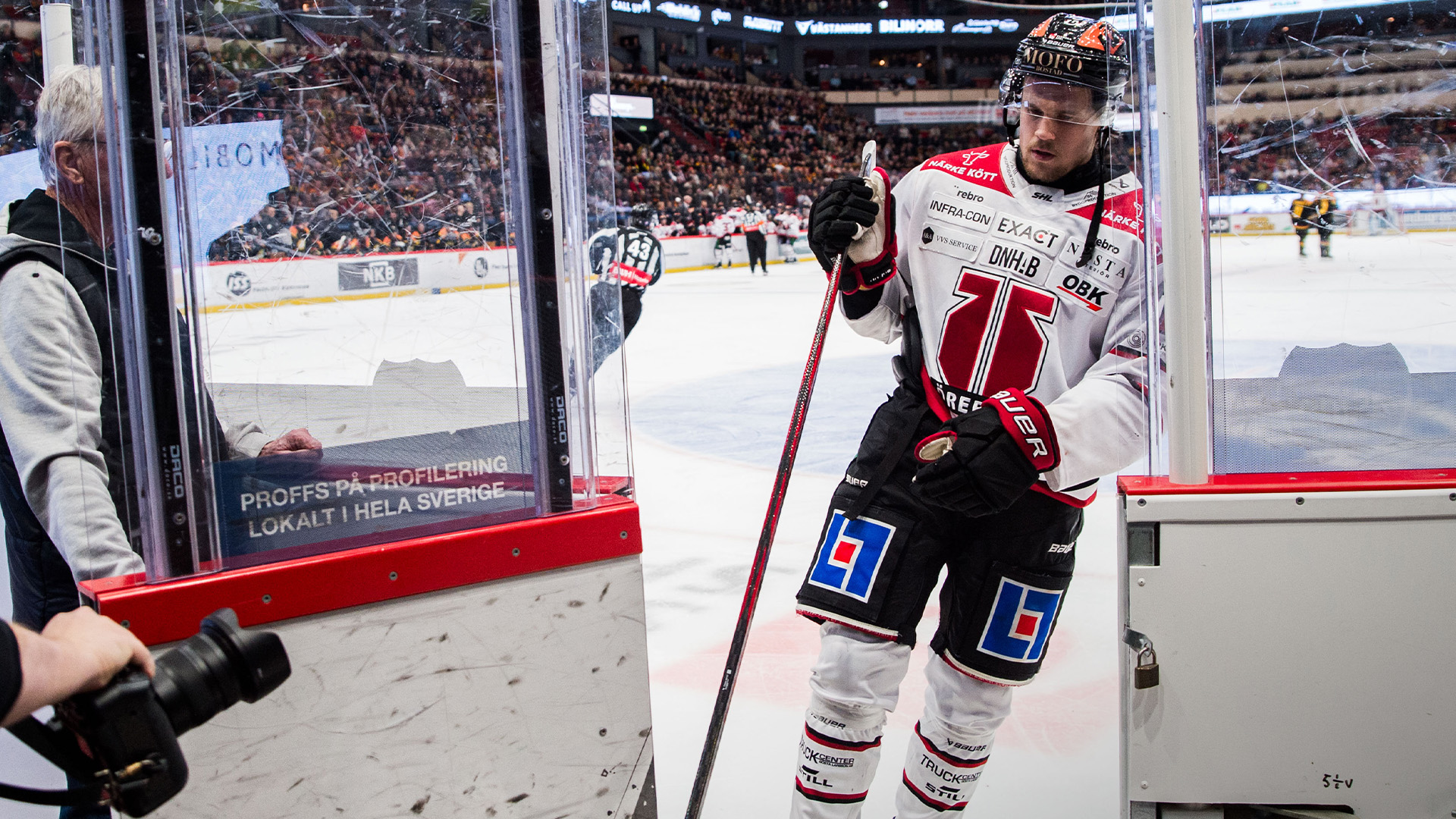 Wikman stängs av efter huvudtacklingen på Rödin