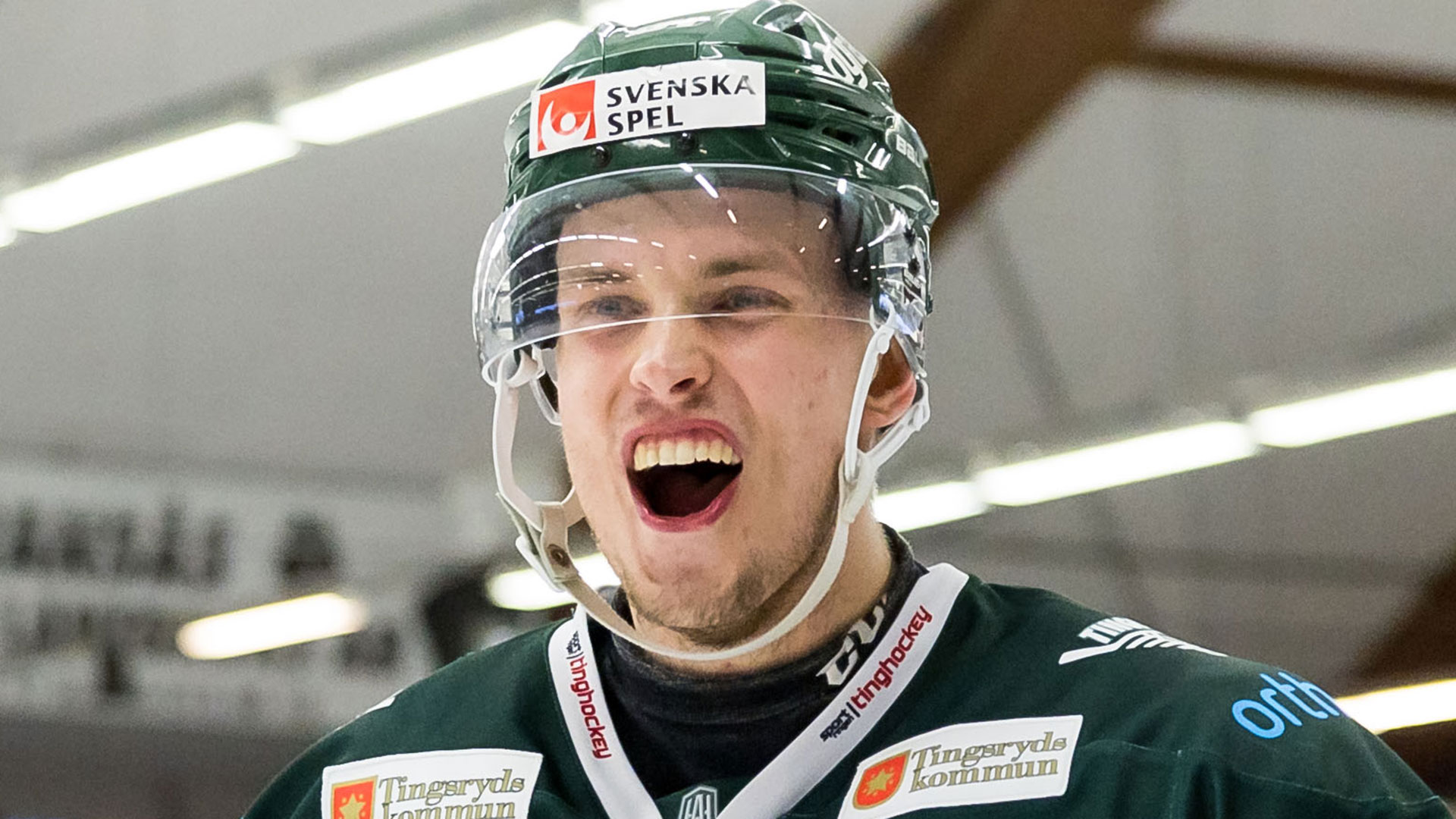 Officiellt: Skriver kontrakt med SHL-klubb