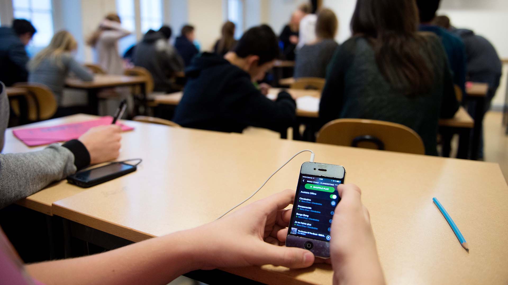 Tidöpartierna: Grundskolan ska bli helt mobilfri
