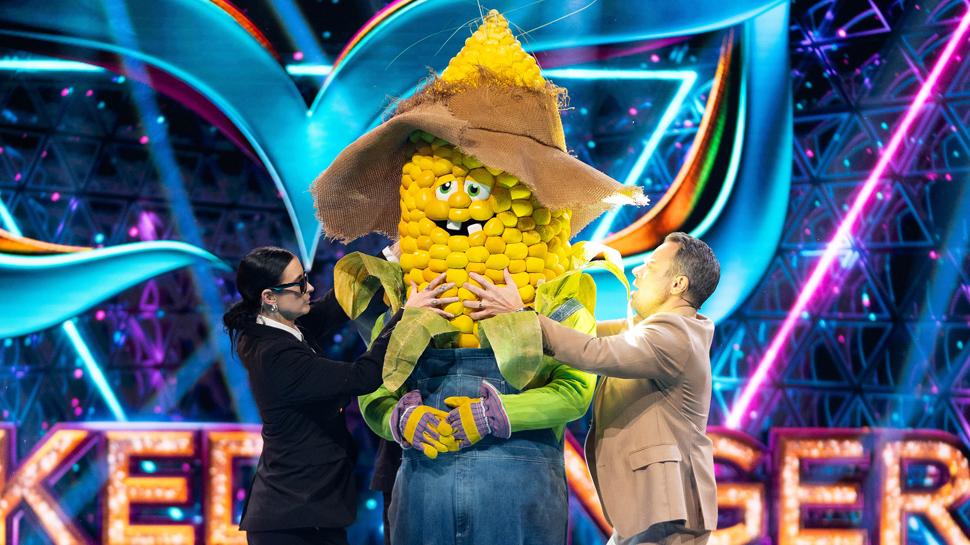 Majskolven får lämna Masked Singer – se kändis bakom masken