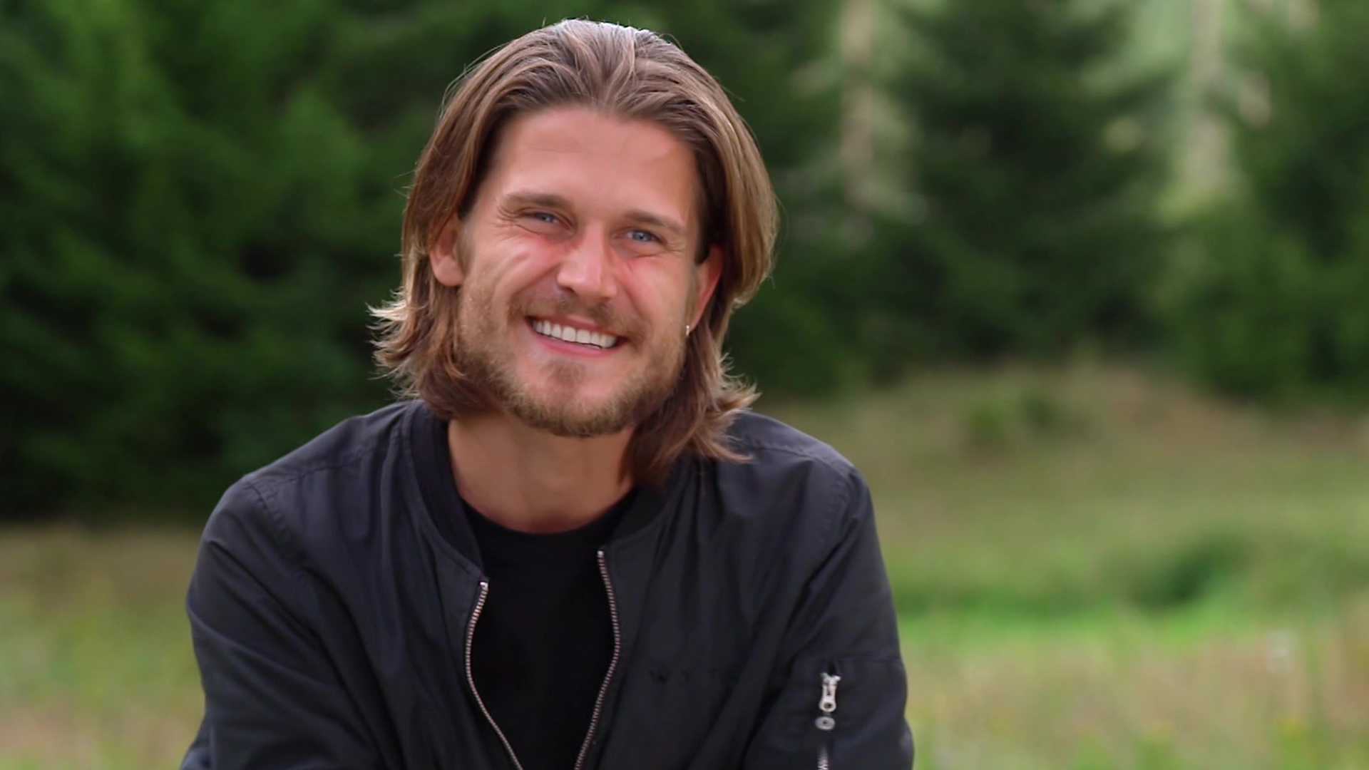 Farmen 2025: Därför trodde Jespers farmor att han satt inne